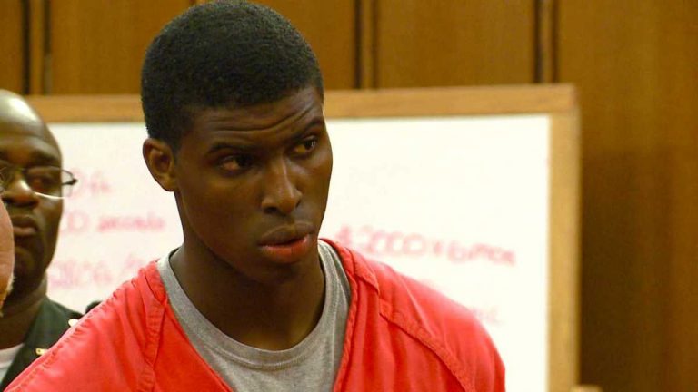 Où est Tony Farmer (NBA) maintenant ? Bio Wiki, prison, valeur nette ...
