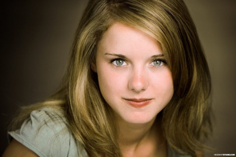 Laura Slade Wiggins (Shameless) Wiki Bio, Wedding, Net Worth, Dating