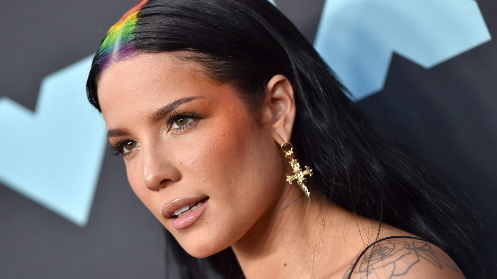 Who has Halsey dated? Boyfriends List, Dating History
