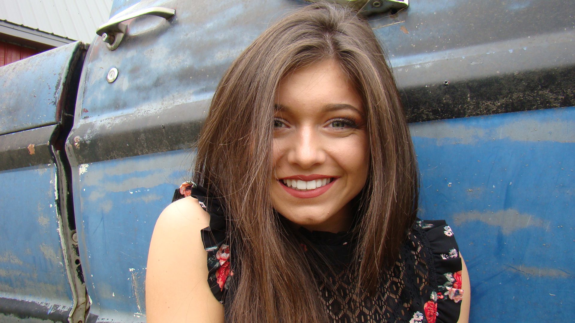 O que Tabitha Swatosh faz agora? Sua idade, altura, namoro.