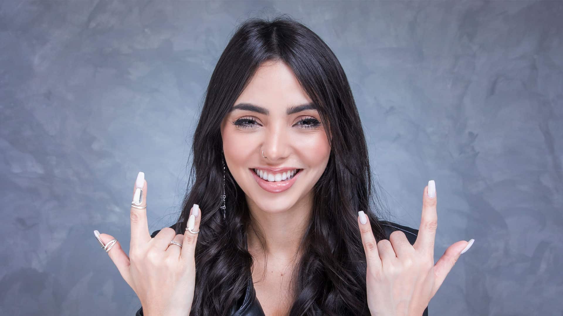 How did Nyvi Estephan Became Famous? Her Age, Height, Dating