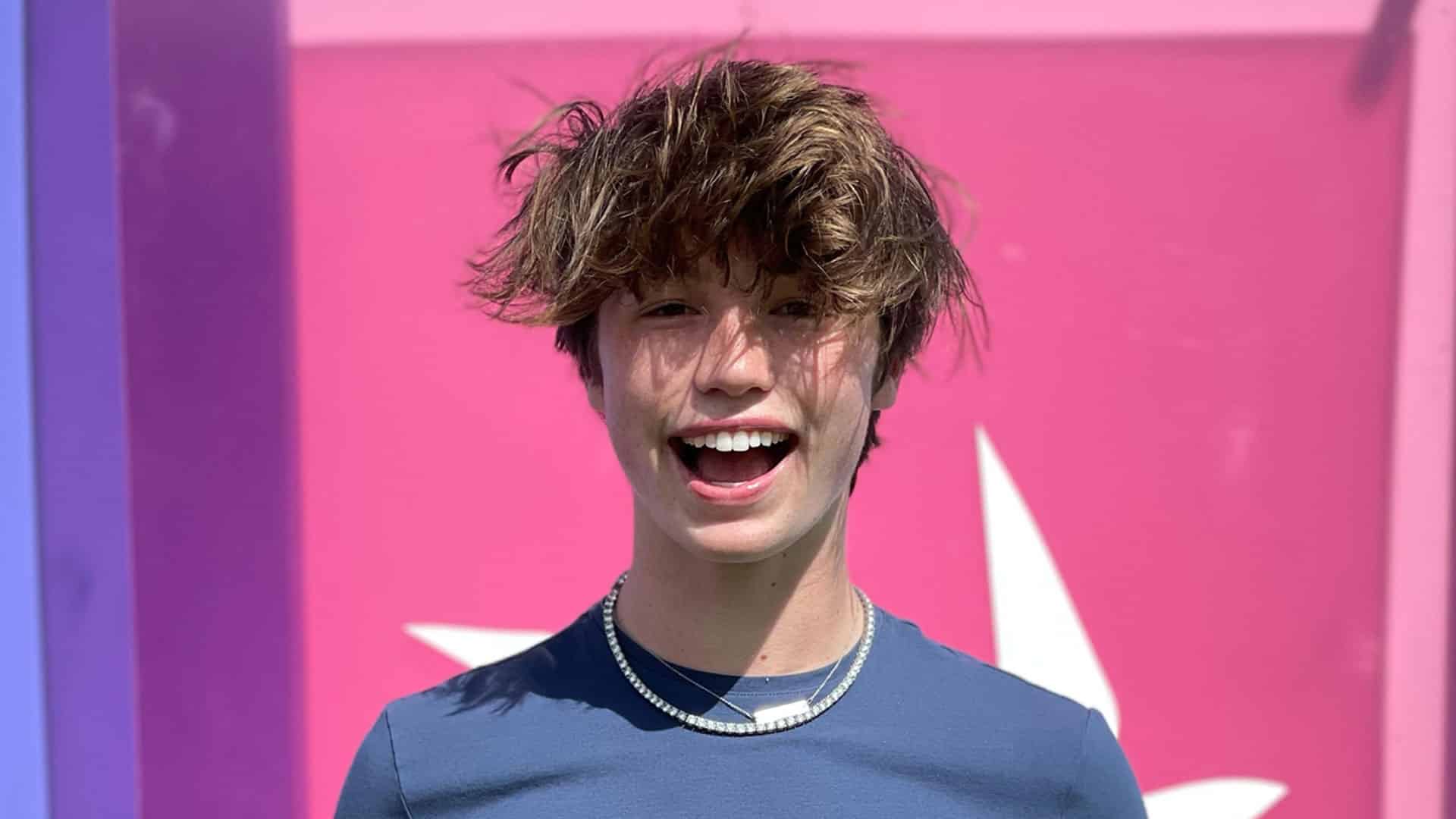 What shows is Owen Holt in? His Age, Height, Siblings, Net Worth